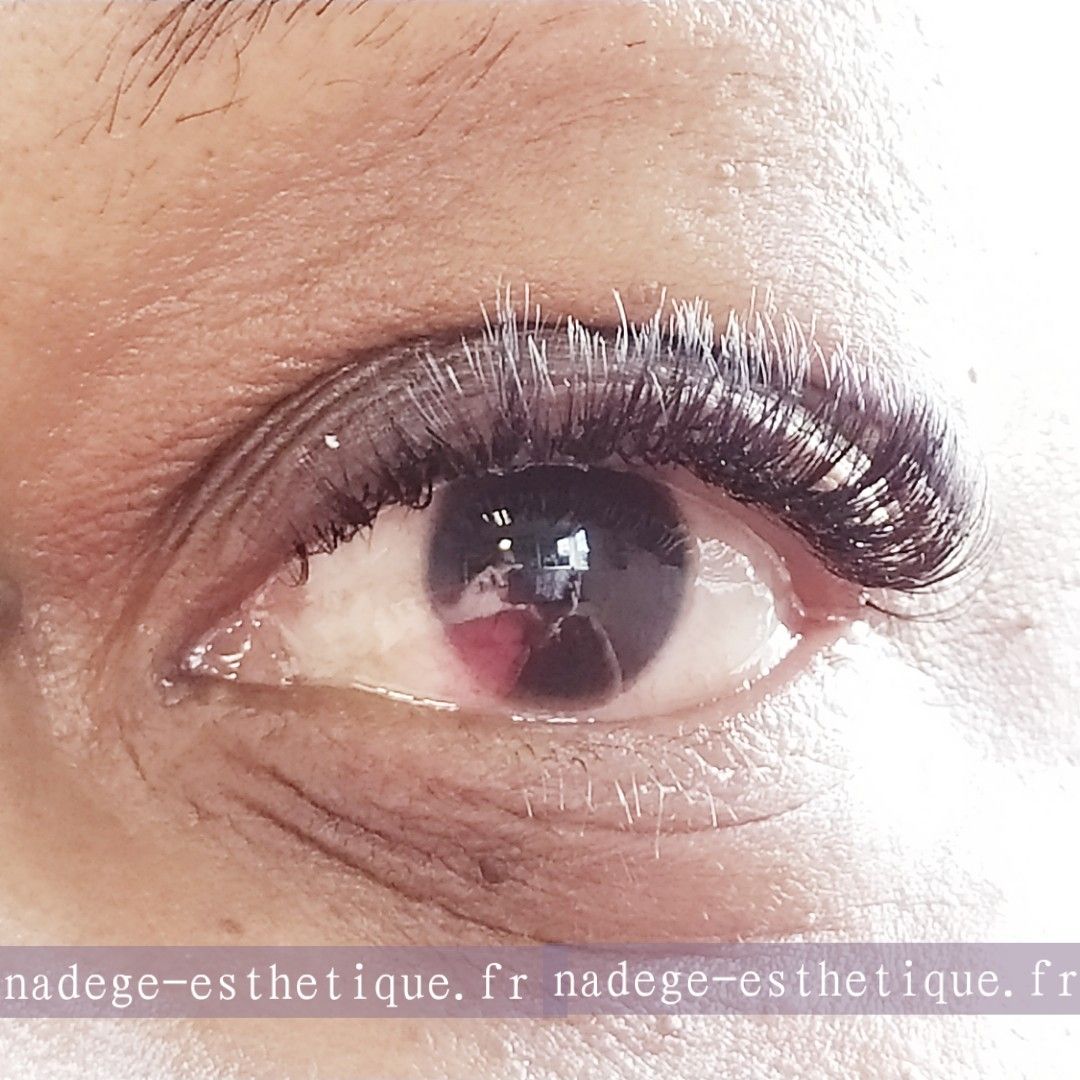 Extensions de Cils Lyon Effet Volumateur 06.10.58.71.29